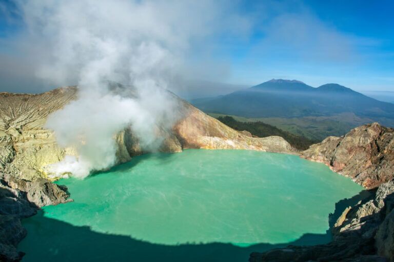 Acidic Lakes: Exploring the Unique Ecosystems | Science Snap